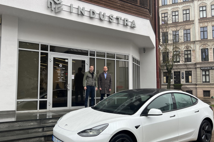 OX DRIVE secures €2.8 million financing for expanding its shared TESLA ...